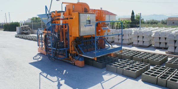 Pondeuse a parpaing marque française et Italien | | Machine a Brique ...